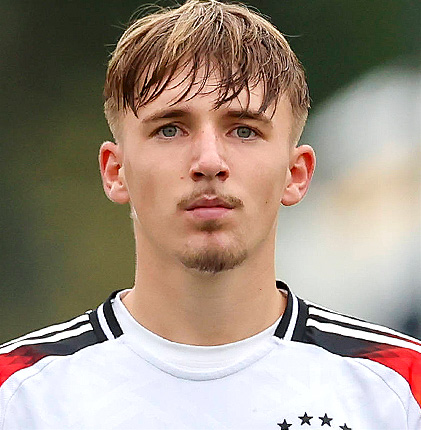 Lennart Karl: Spielerprofil FC Bayern München 2024/25 - alle News und Statistiken